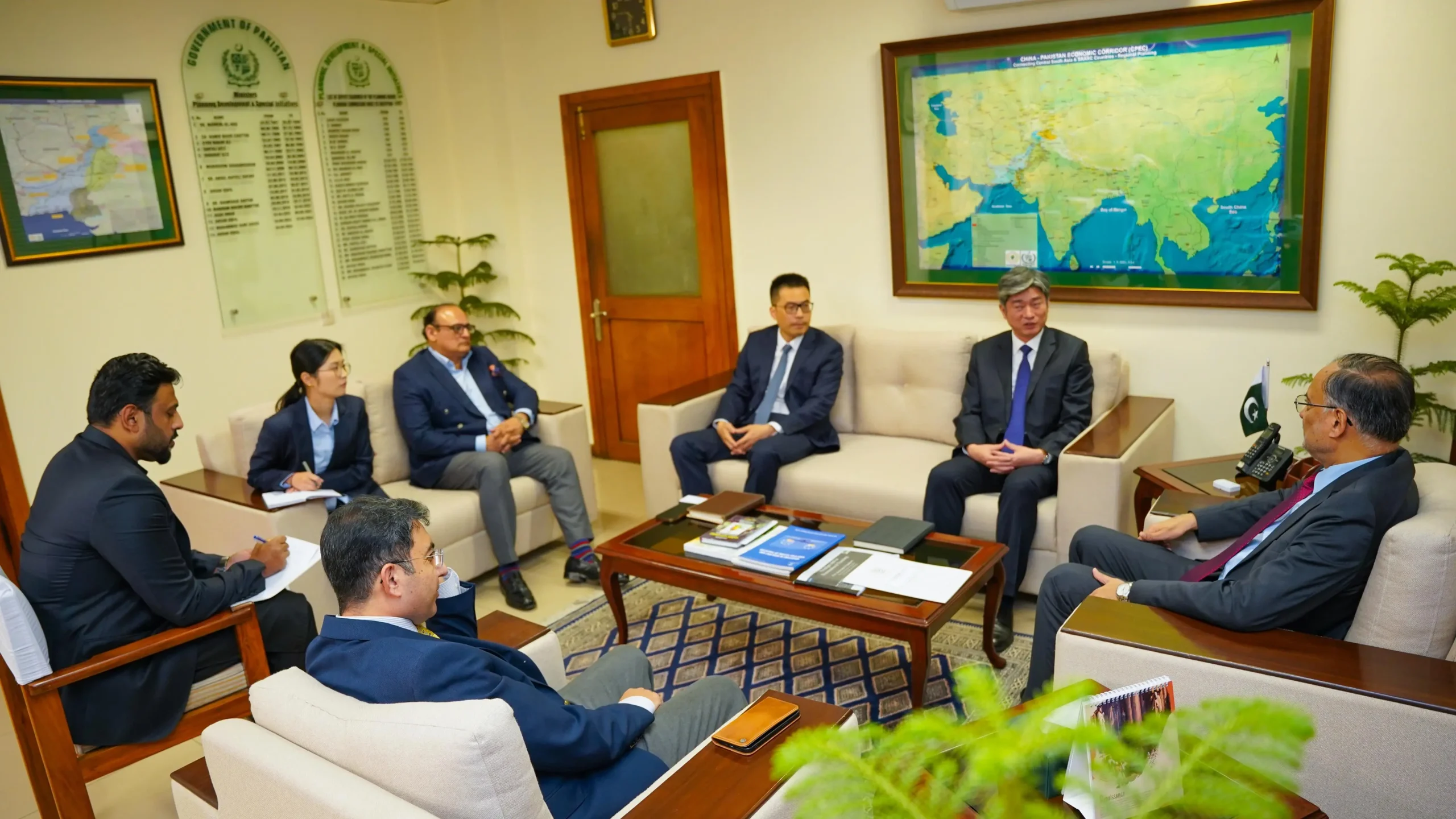 Planning minister lauds Energy China’s Commitment to Azad Pattan ...