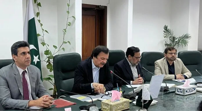 Haroon Akhtar Khan meets SME clusters from Gujranwala, Gujrat ...